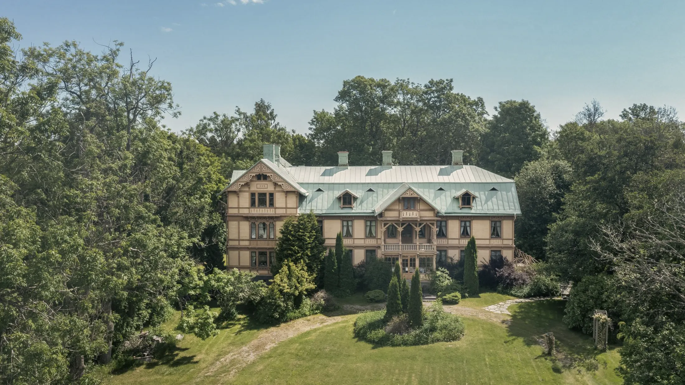 A Family Preserved an Incredible House from 1799. It's Amazing How It ...